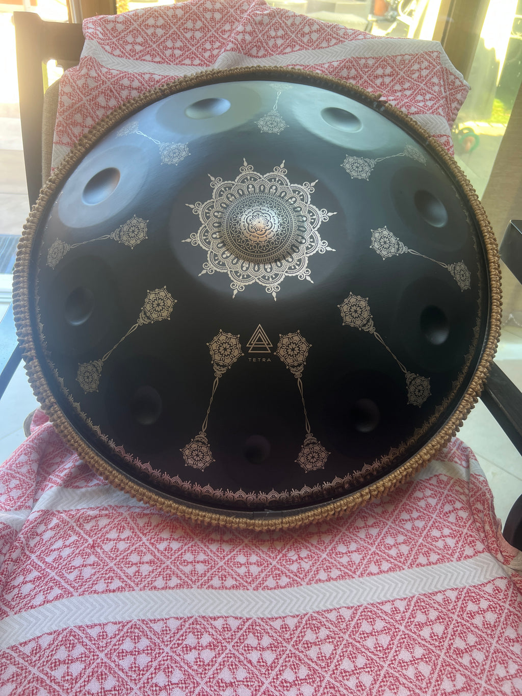 Tetra Handpan | D Kurd | 10 Notes | Black Mandala| 440 Hz – Tetra Handpans